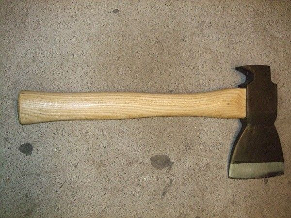 Liten Tysk/ German Øks med Hammer og Klauv for å slå i og trekke ut ...